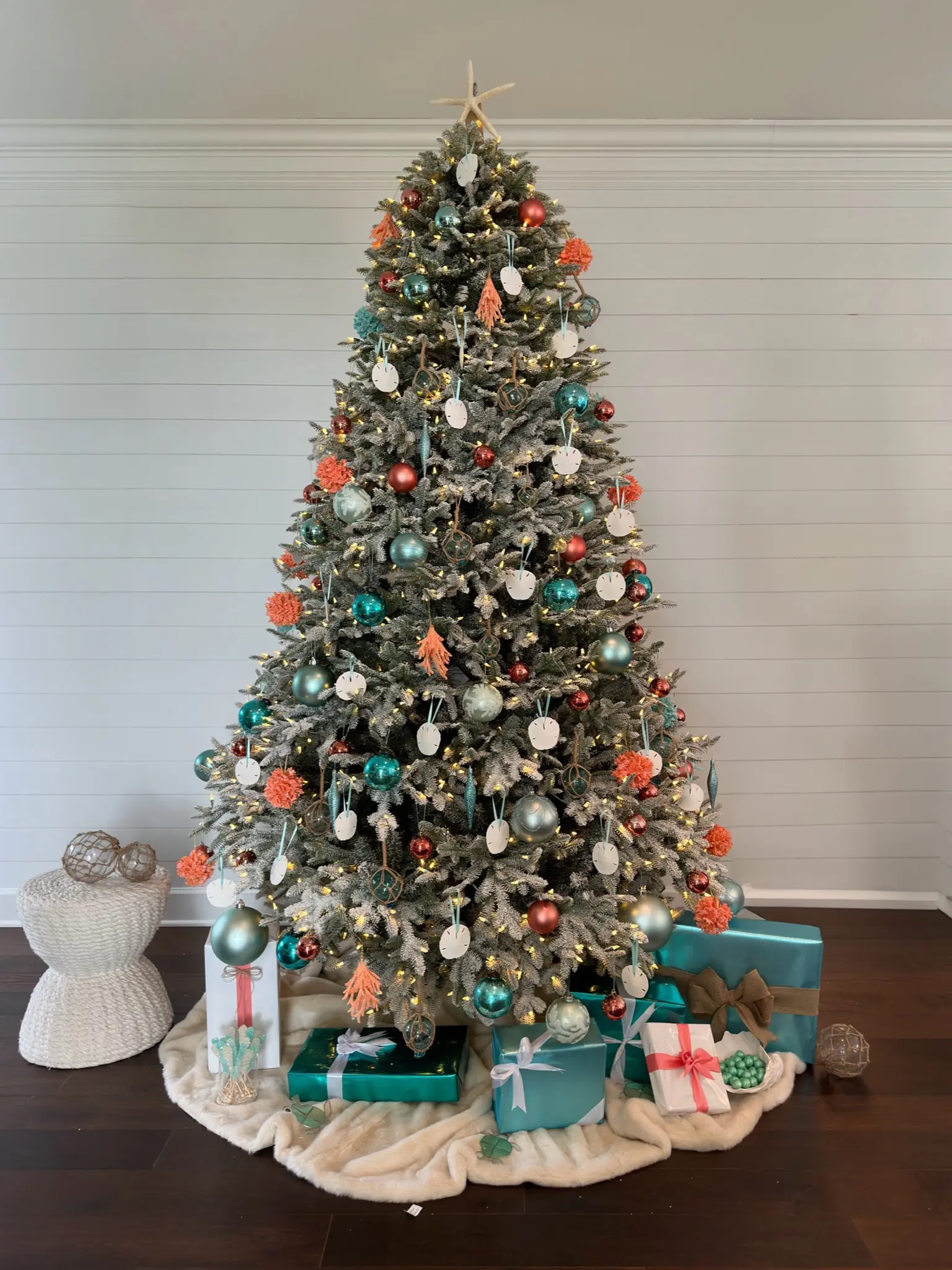 Luxury & Coastal Christmas Trees | Customizable Designs | LÄKA HOLIDAY ...